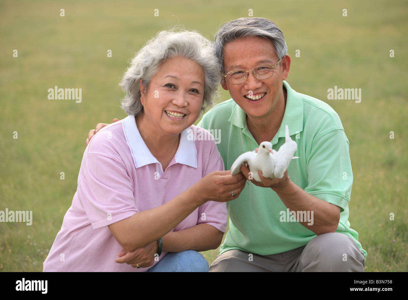 chinese family picnicing outdoors,beijing Stock Photo - Alamy