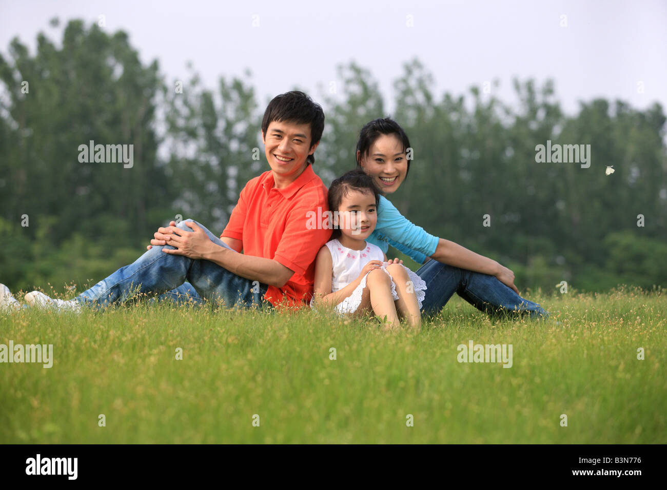 chinese family picnicing outdoors,beijing Stock Photo - Alamy