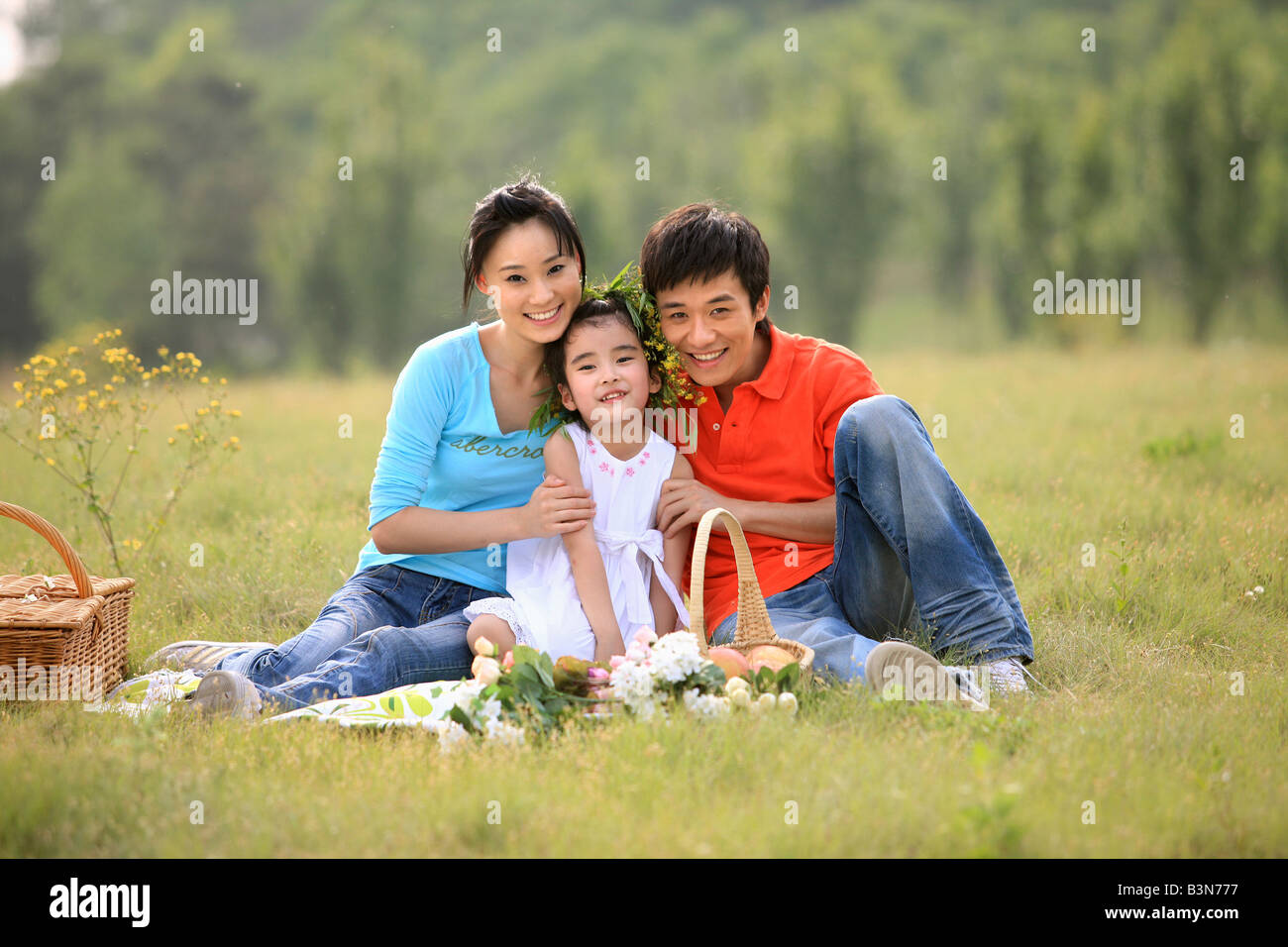 chinese family picnicing outdoors,beijing Stock Photo - Alamy
