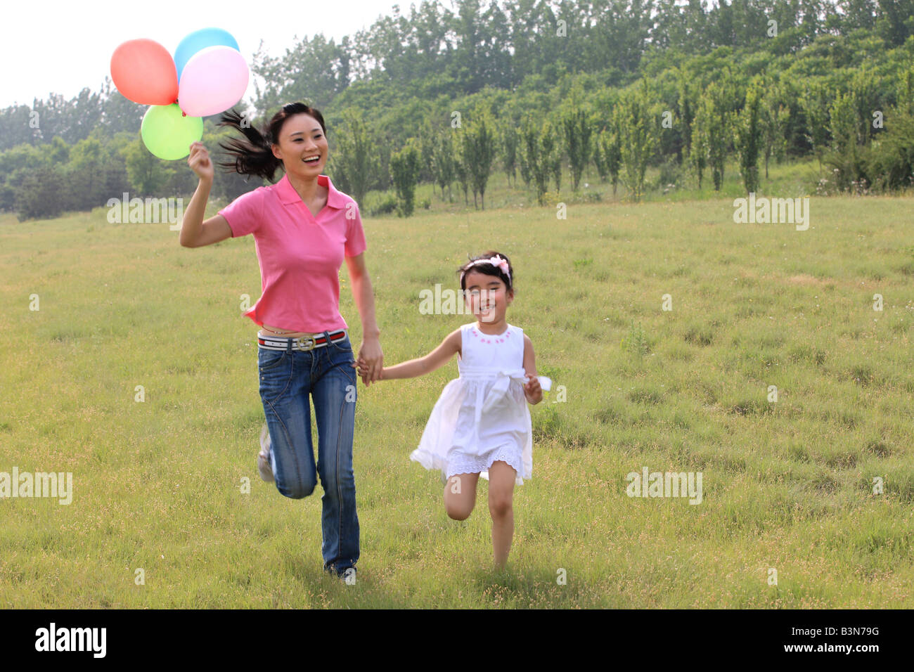 chinese family picnicing outdoors,beijing Stock Photo - Alamy