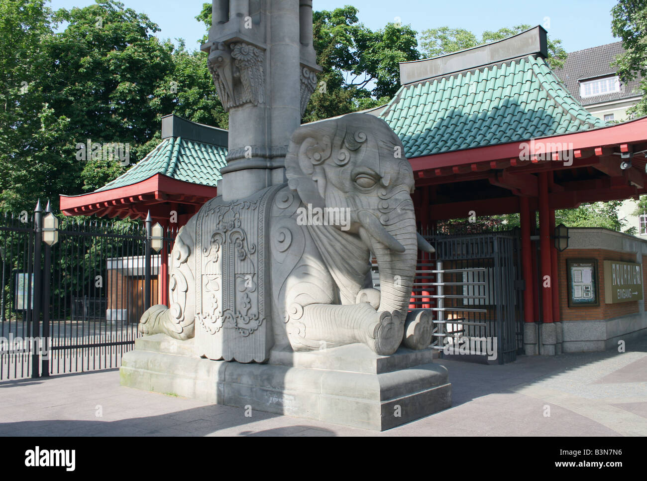 Berlin zoo entrance hi-res stock photography and images - Alamy