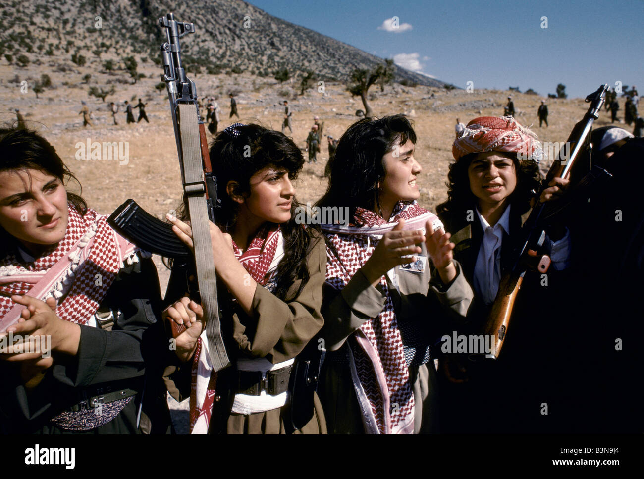 KURDISTAN', NORTHER IRAQ: GIRL PESHMERGAS WELCOME MASOUD BARZANI'S ...