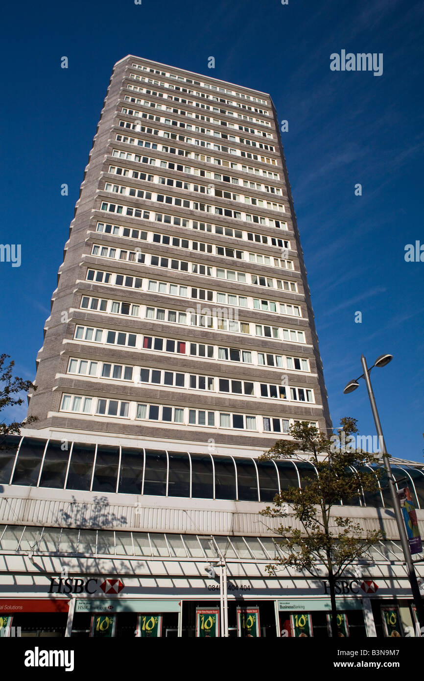 Highrise towerblock hi-res stock photography and images - Alamy