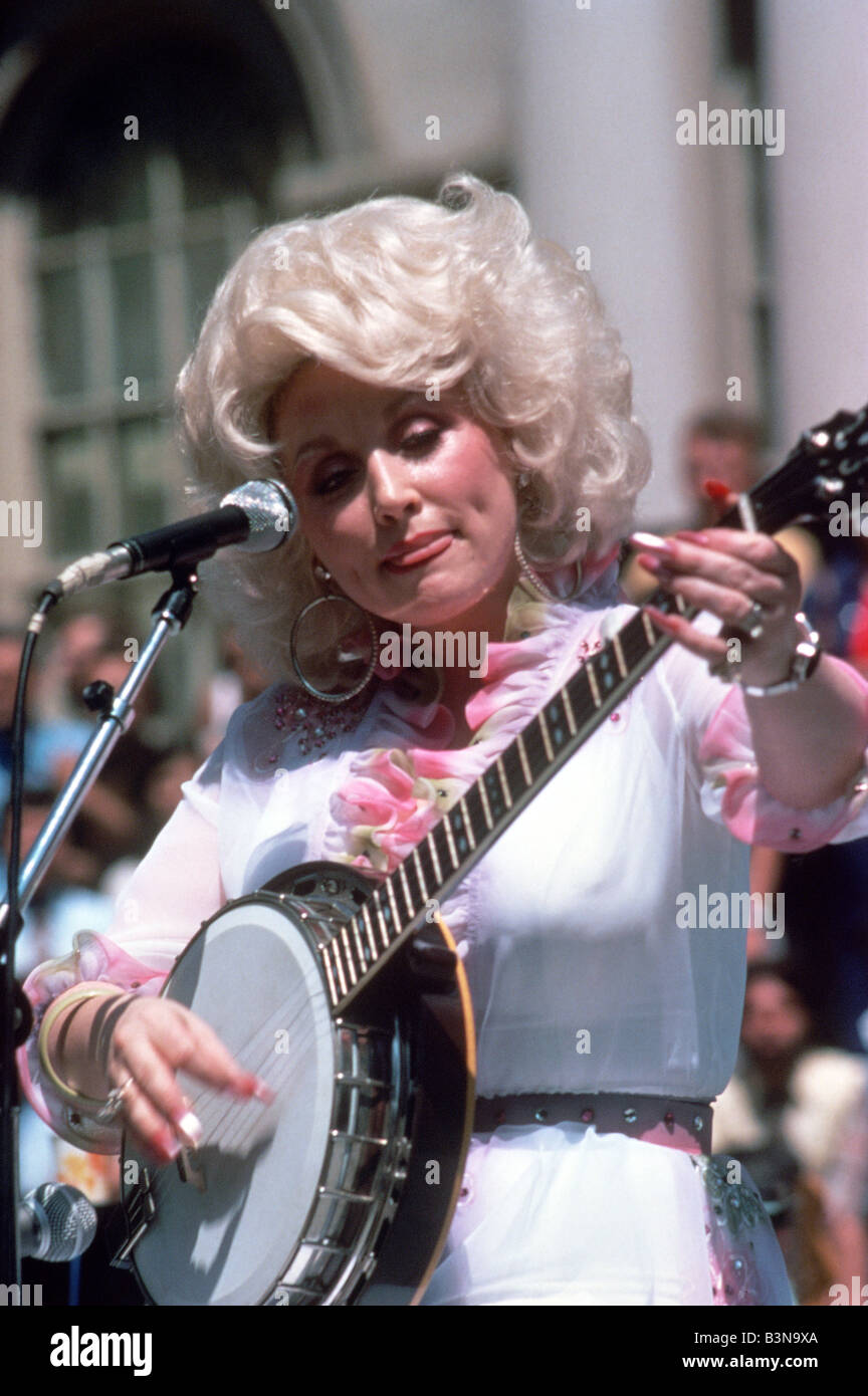 Singer dolly parton hi-res stock photography and images - Alamy