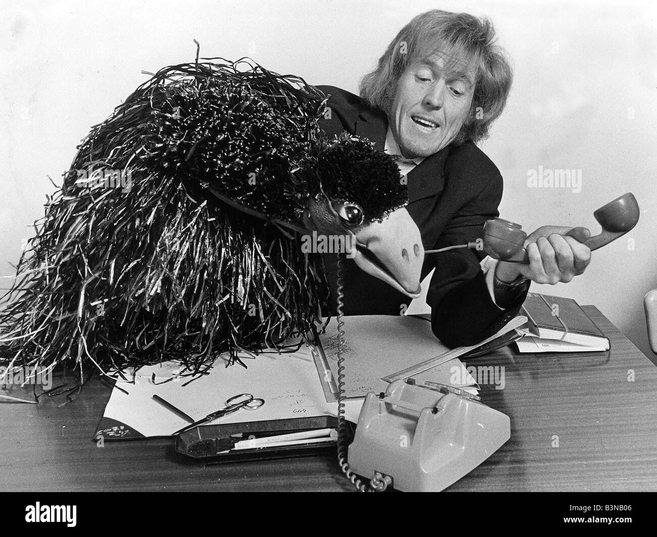 Rod hull and emu hi-res stock photography and images - Alamy