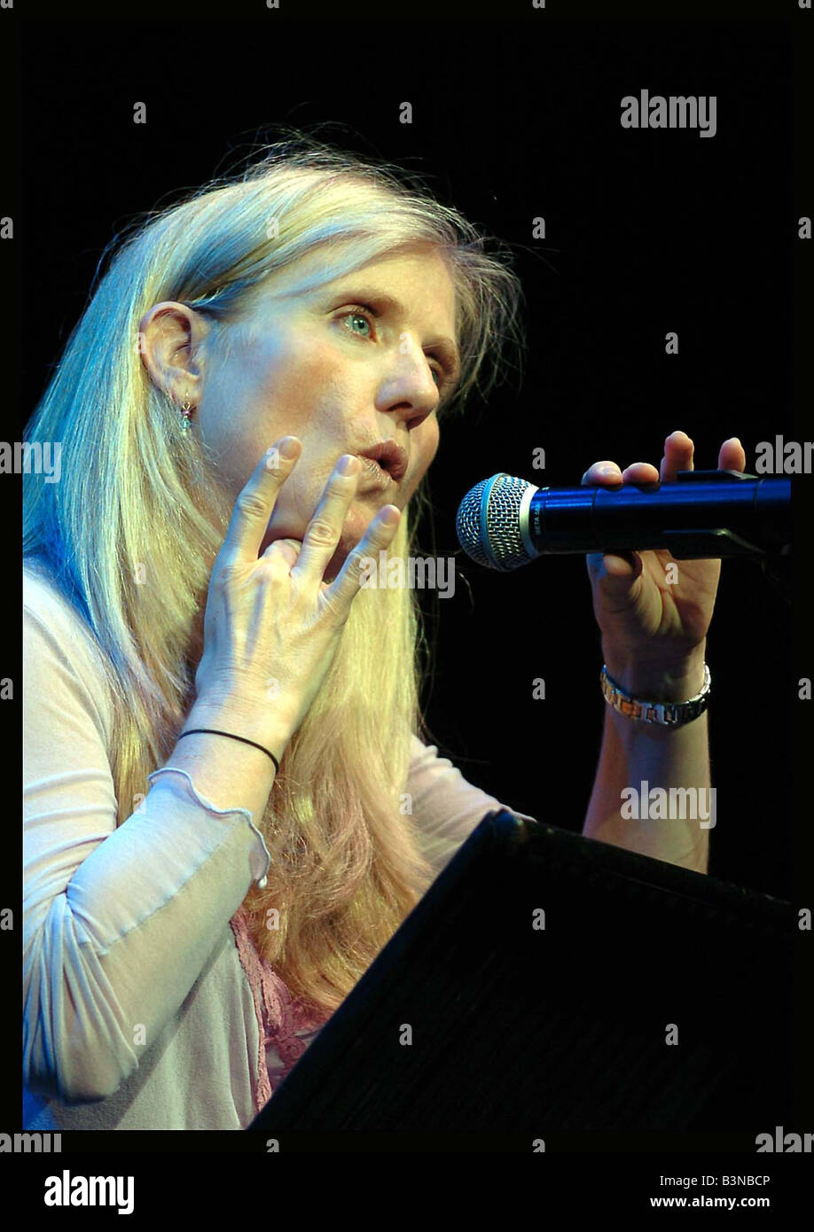 Nancy cartwright hi-res stock photography and images - Alamy