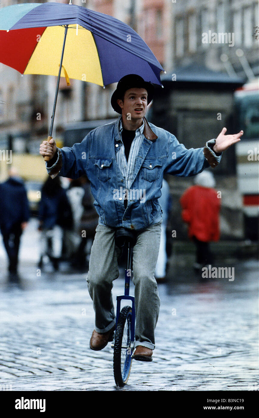 Mark Staffor a street performer at the Edinburgh Festival 1992 Stock ...