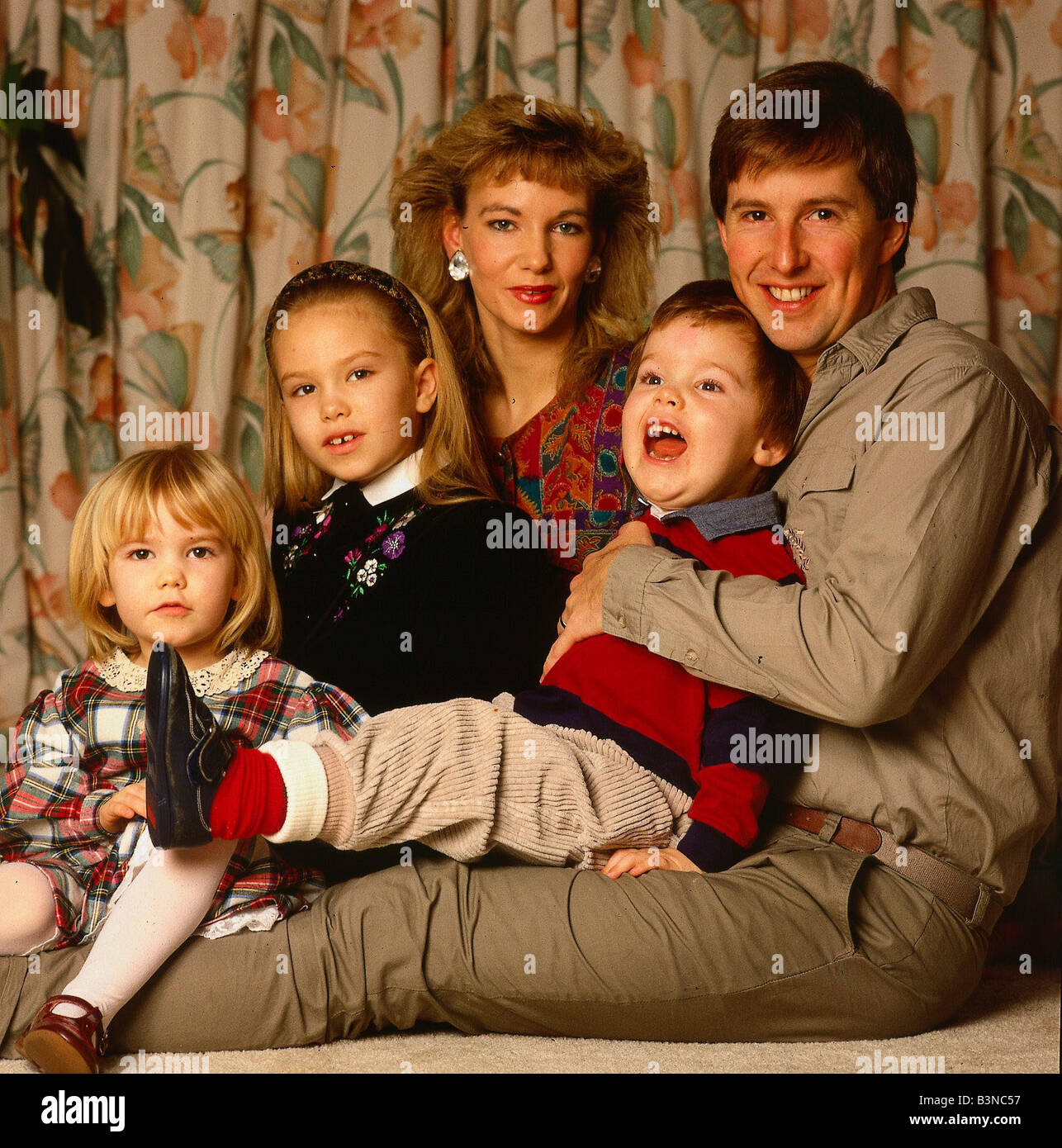 1990 family hi-res stock photography and images - Alamy