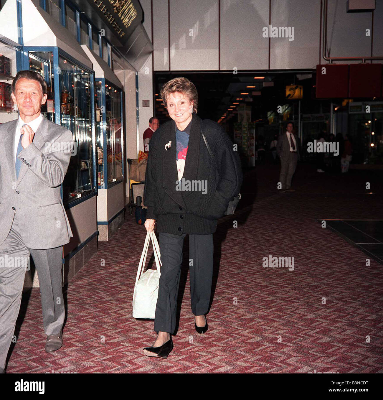 Angela Rippon TV Presenter at LAP February 1988 mirrorpix Stock Photo ...