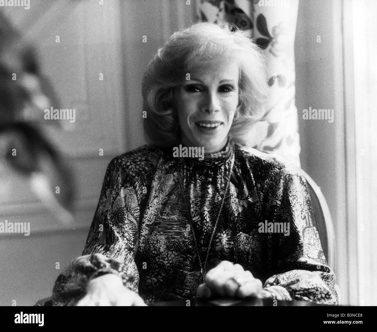 Joan Rivers TV Presenter and Comedian Mirrorpix Stock Photo - Alamy