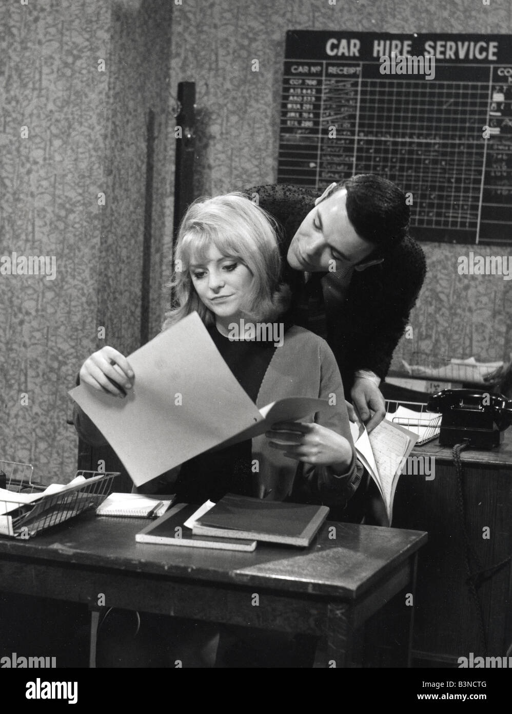 Crossroads uk tv series 1964 hi-res stock photography and images - Alamy