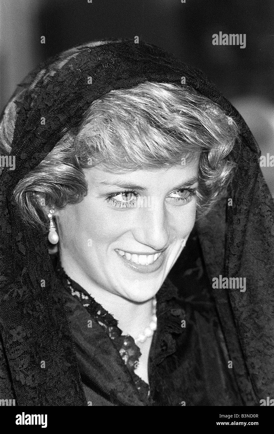 Prince Charles and Princess Diana in the Vatican Diana is dressed in ...