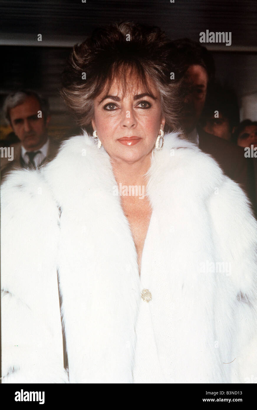 Fur coat elizabeth taylor hi-res stock photography and images - Alamy