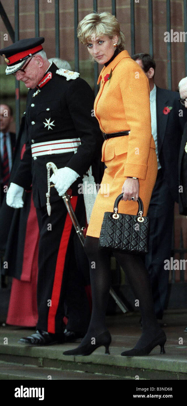 Princess Diana on a visit to the Project Rosemary housing scheme in ...