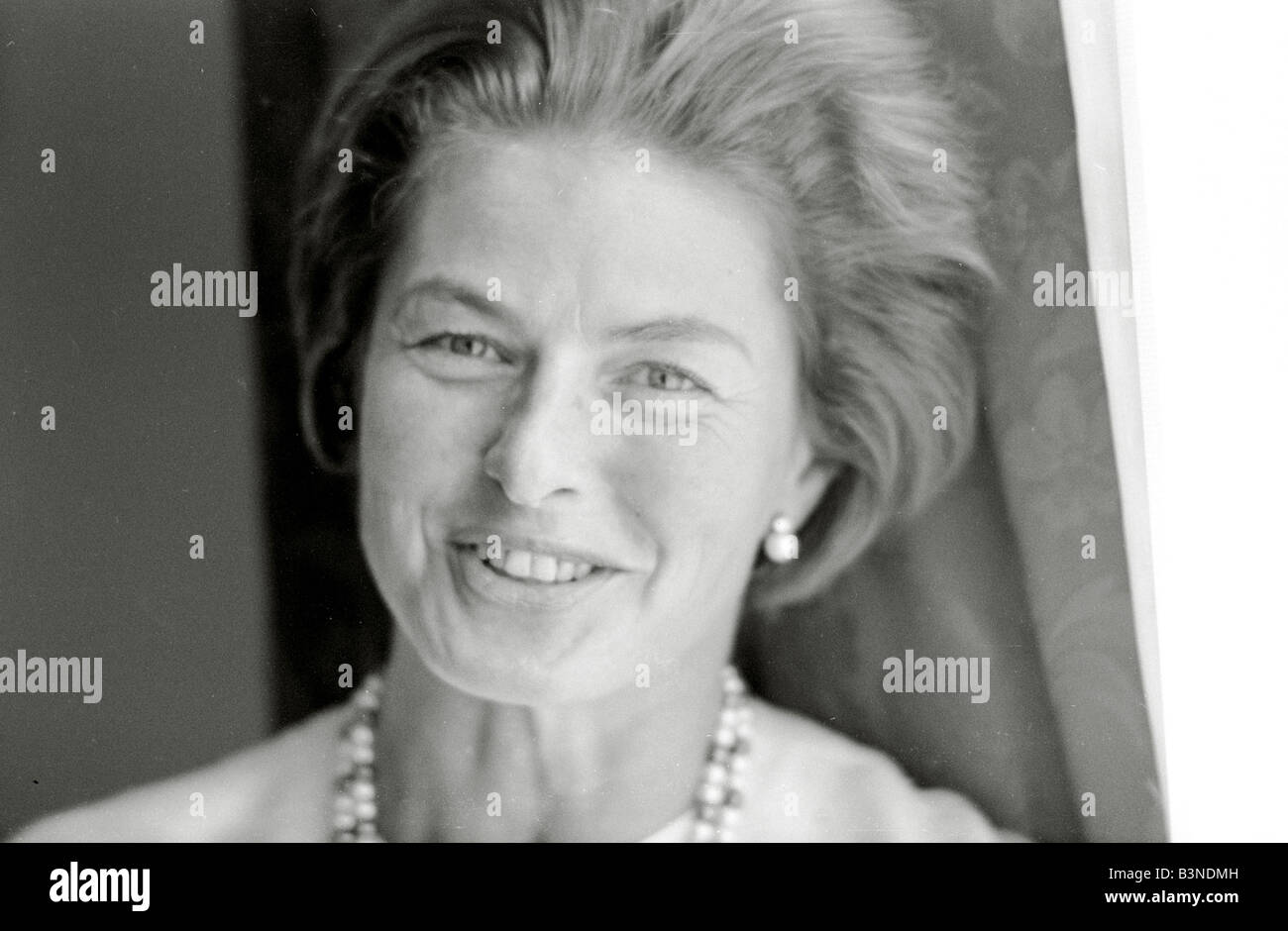 Ingrid bergman portrait hi-res stock photography and images - Alamy