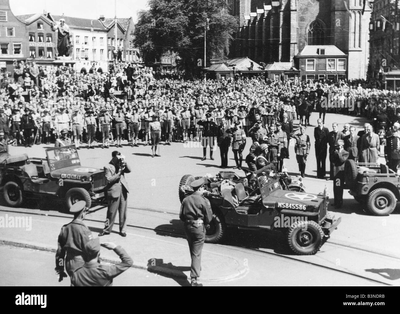 LIBERATION OF HOLLAND Prince Bernhard tours liberated Dutch cities in ...