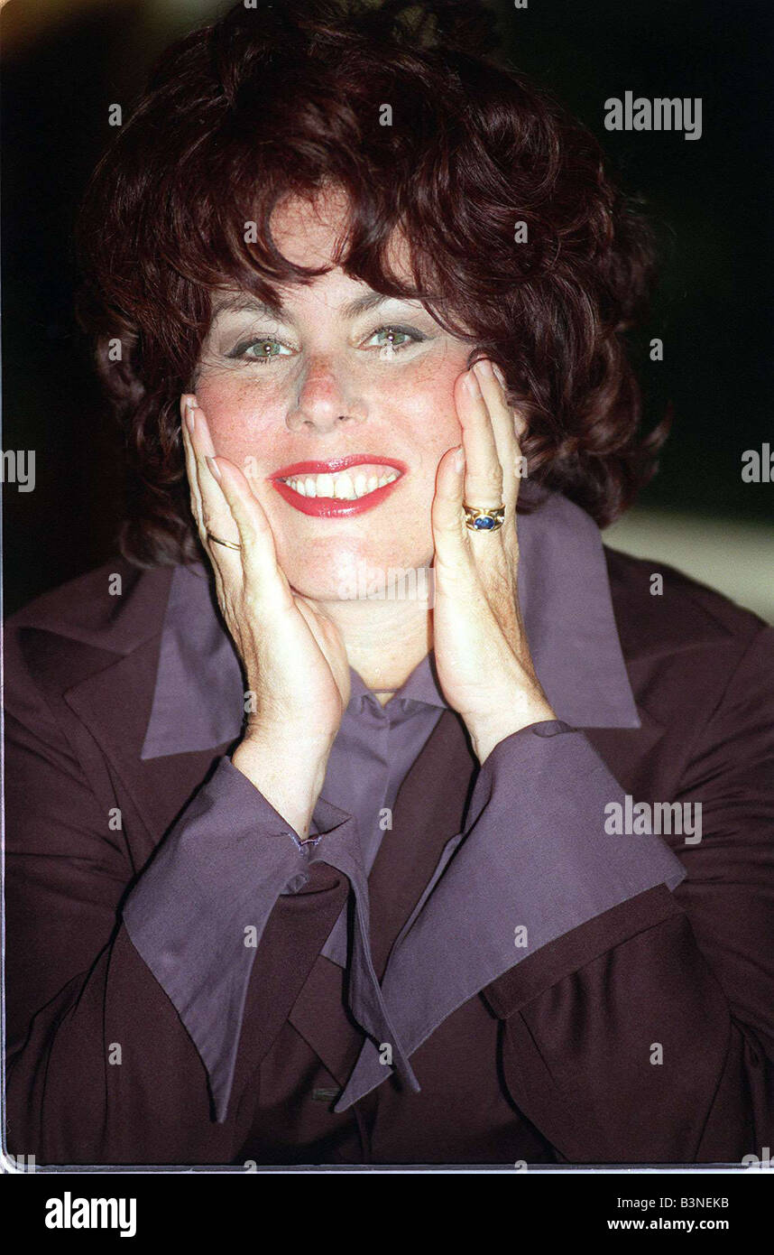 Tv presenter ruby wax hi-res stock photography and images - Alamy