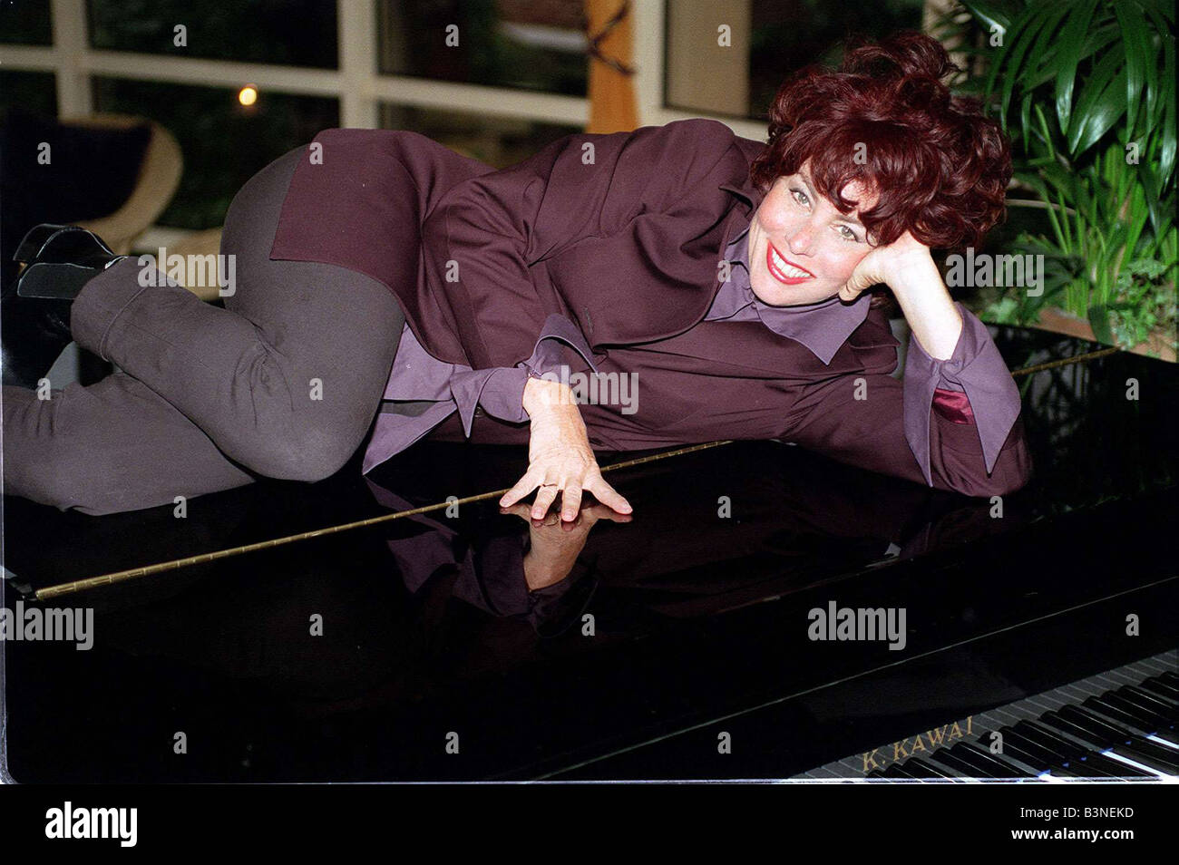 Ruby Wax TV Presenter mirrorpix Stock Photo - Alamy