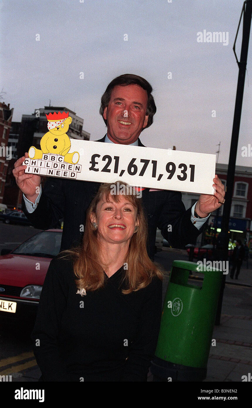 Sue cook hi-res stock photography and images - Alamy