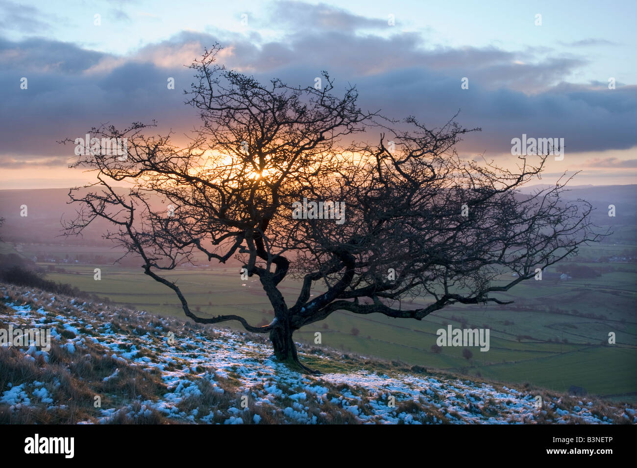 Longstone edge peak district hi-res stock photography and images - Alamy