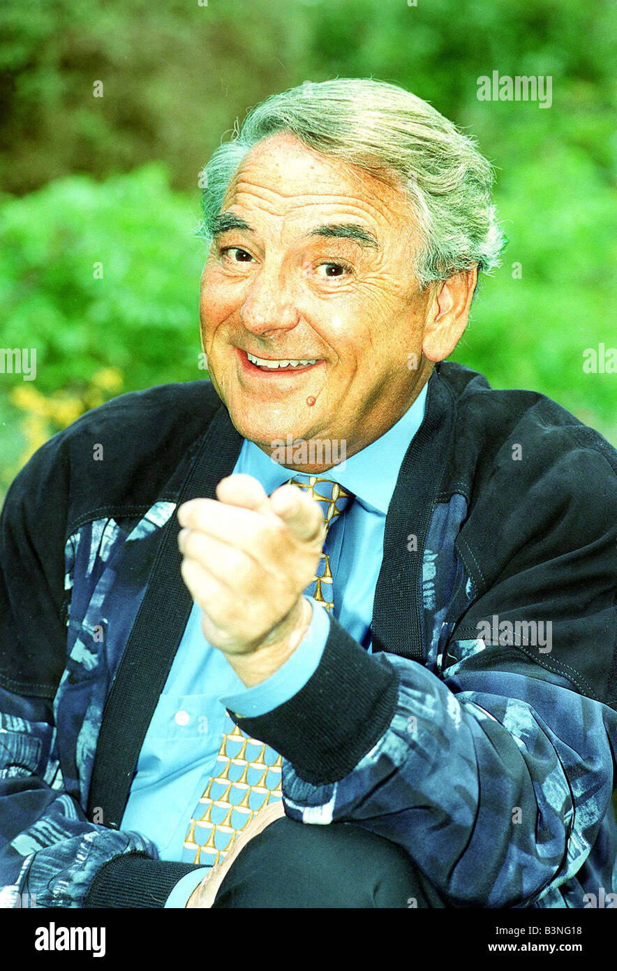 Bob Monkhouse Comedian TV presenter May 1998 mirrorpix Stock Photo - Alamy