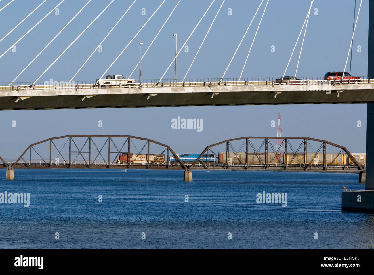 Rail bridge spanning the river hi-res stock photography and images - Alamy