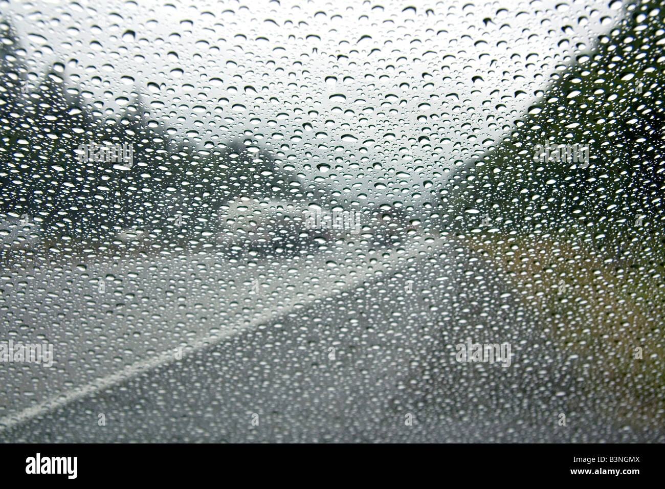 Raindrops on windshield hi-res stock photography and images - Alamy