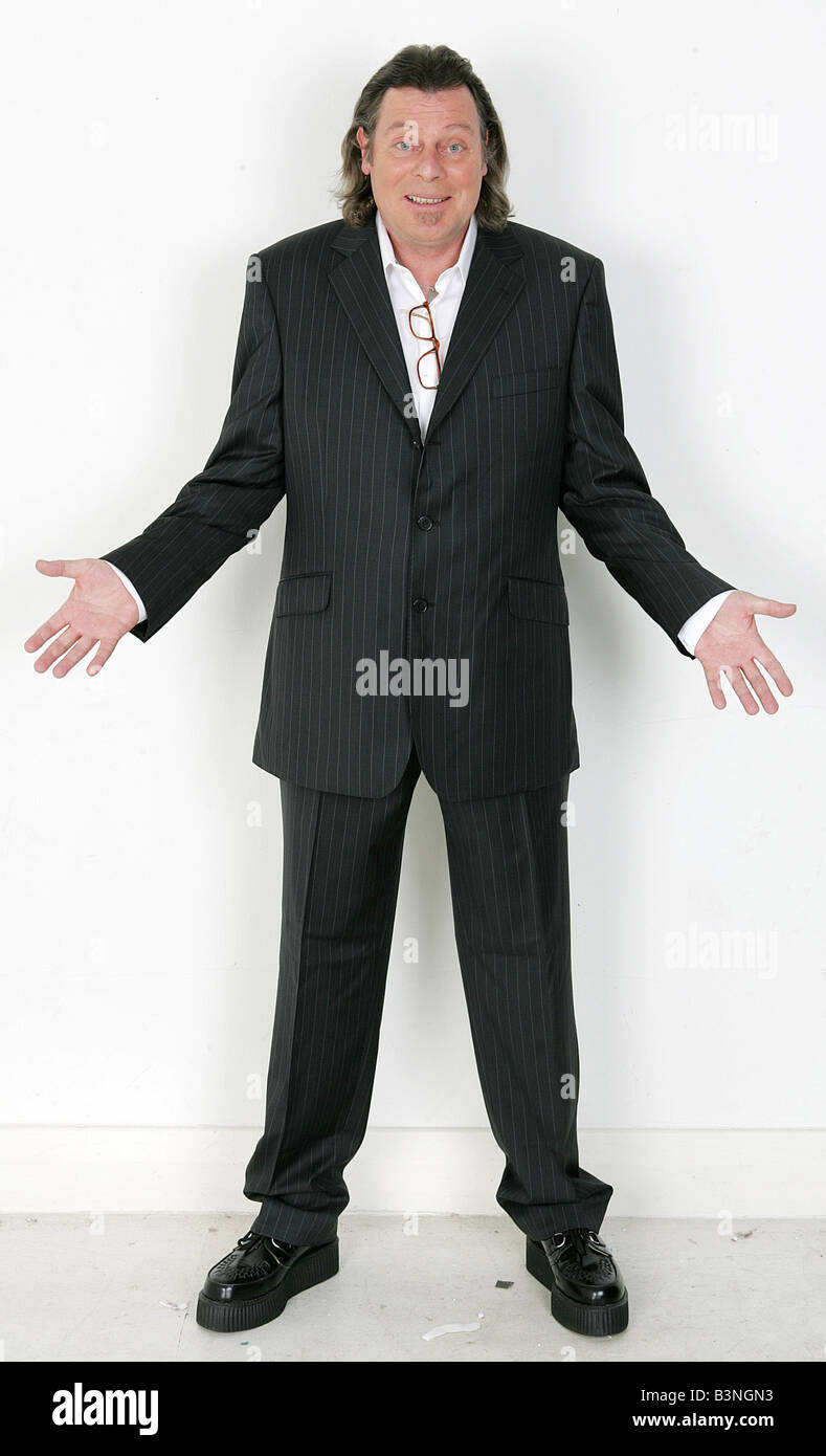 Eastenders actor David Spinks March 2005 Wearing a suit Studio pix ...