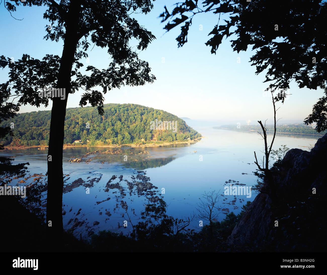 Chickies Rock Overlook, sunrise view to the west, Susquehanna River ...