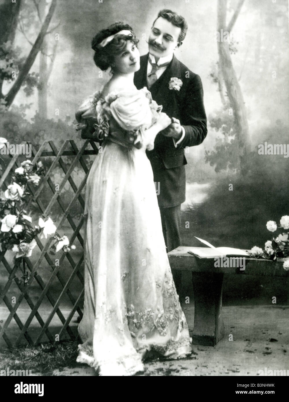 Edwardian couple hi-res stock photography and images - Alamy