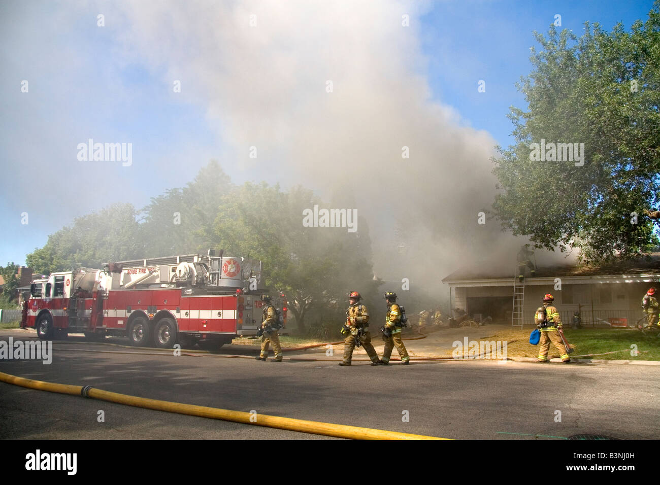 Fire engine house hi-res stock photography and images - Alamy