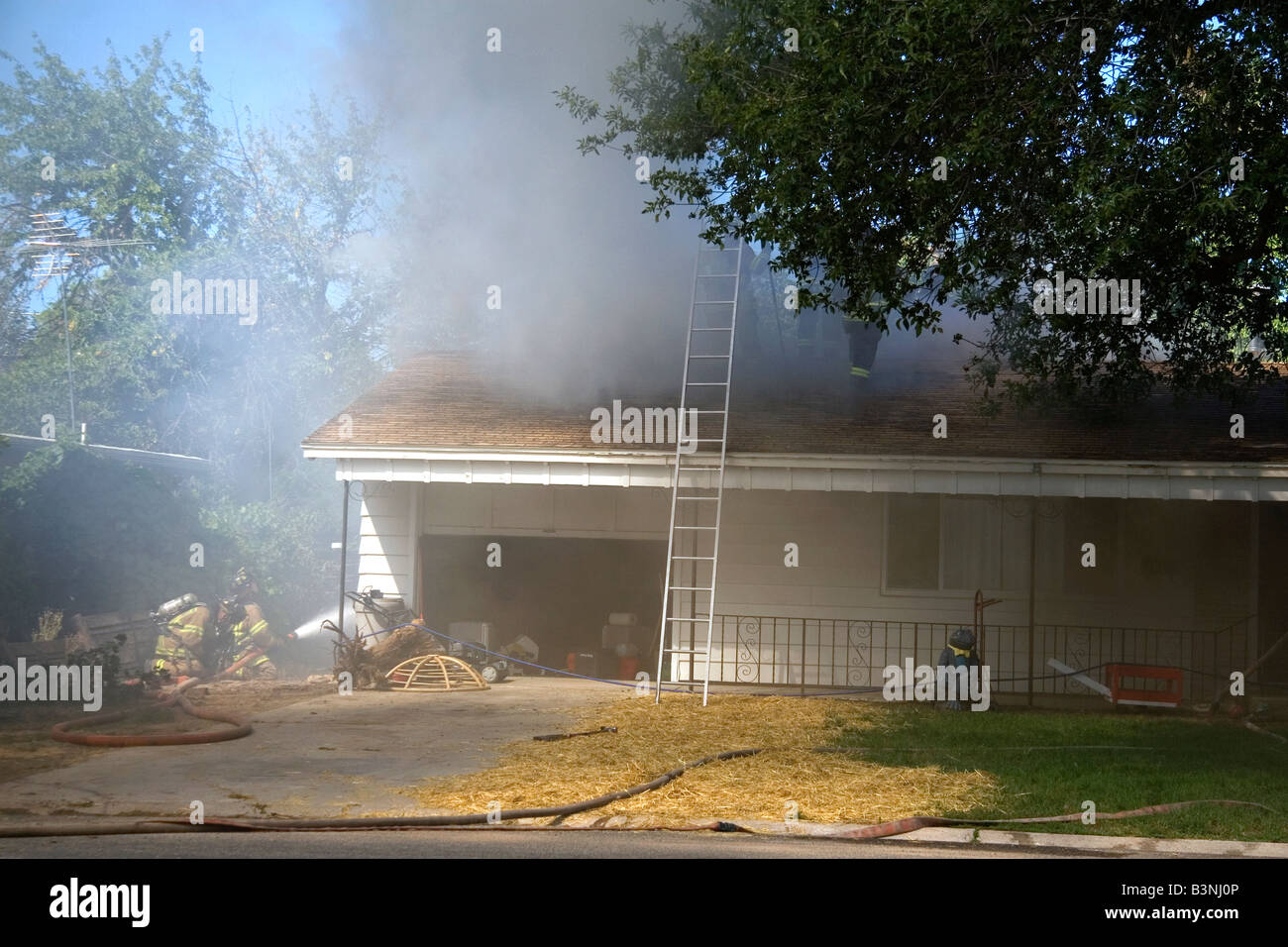 Fire department house hi-res stock photography and images - Alamy