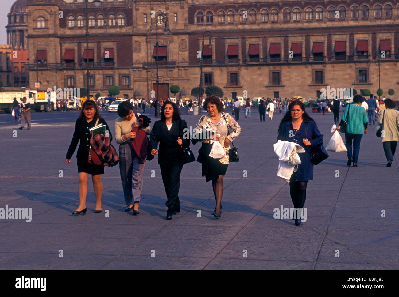 Mexican women, Zocalo, Mexico City, Federal District, Mexico Stock ...