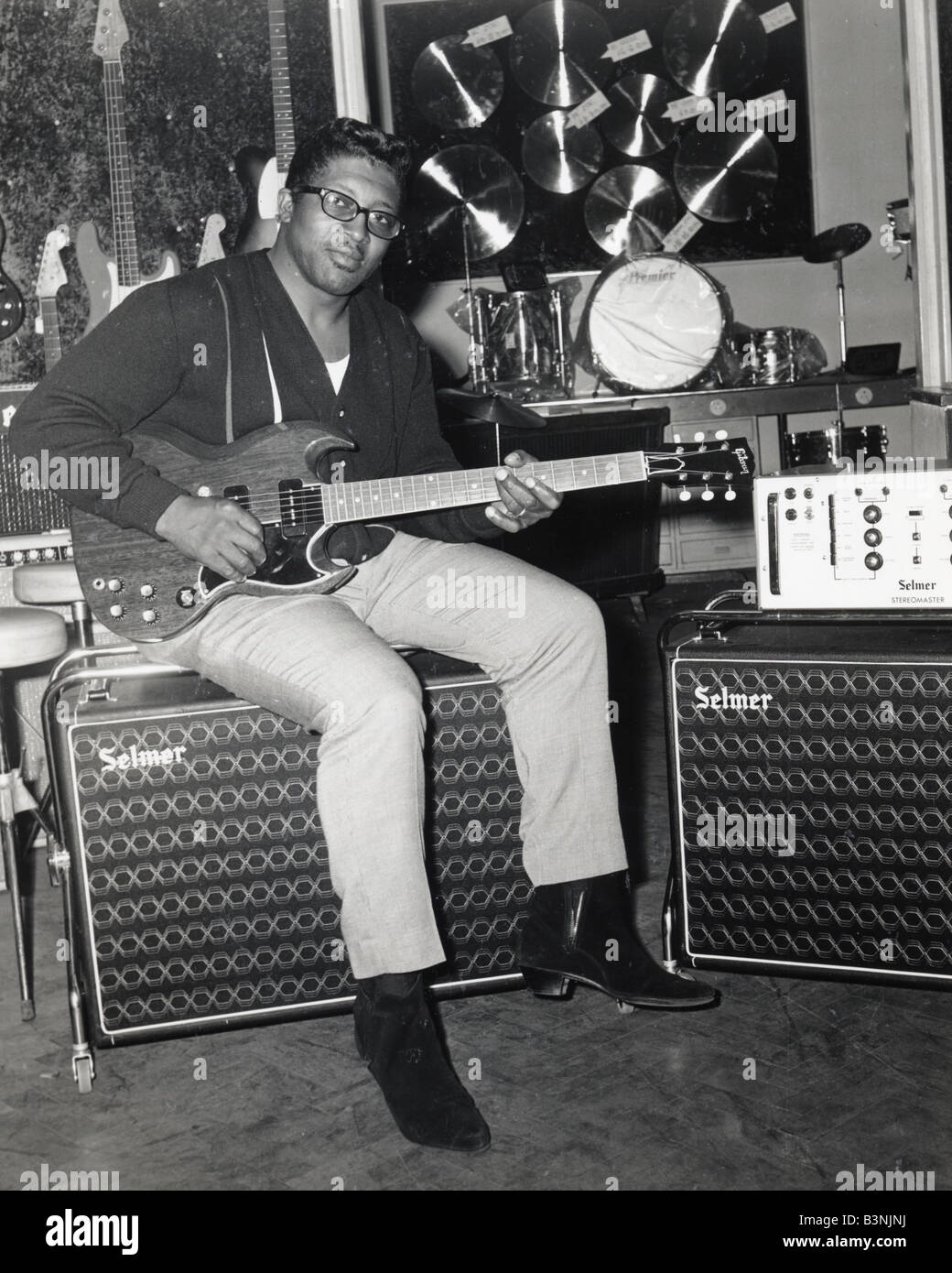 Bo diddley 1965 hi-res stock photography and images - Alamy