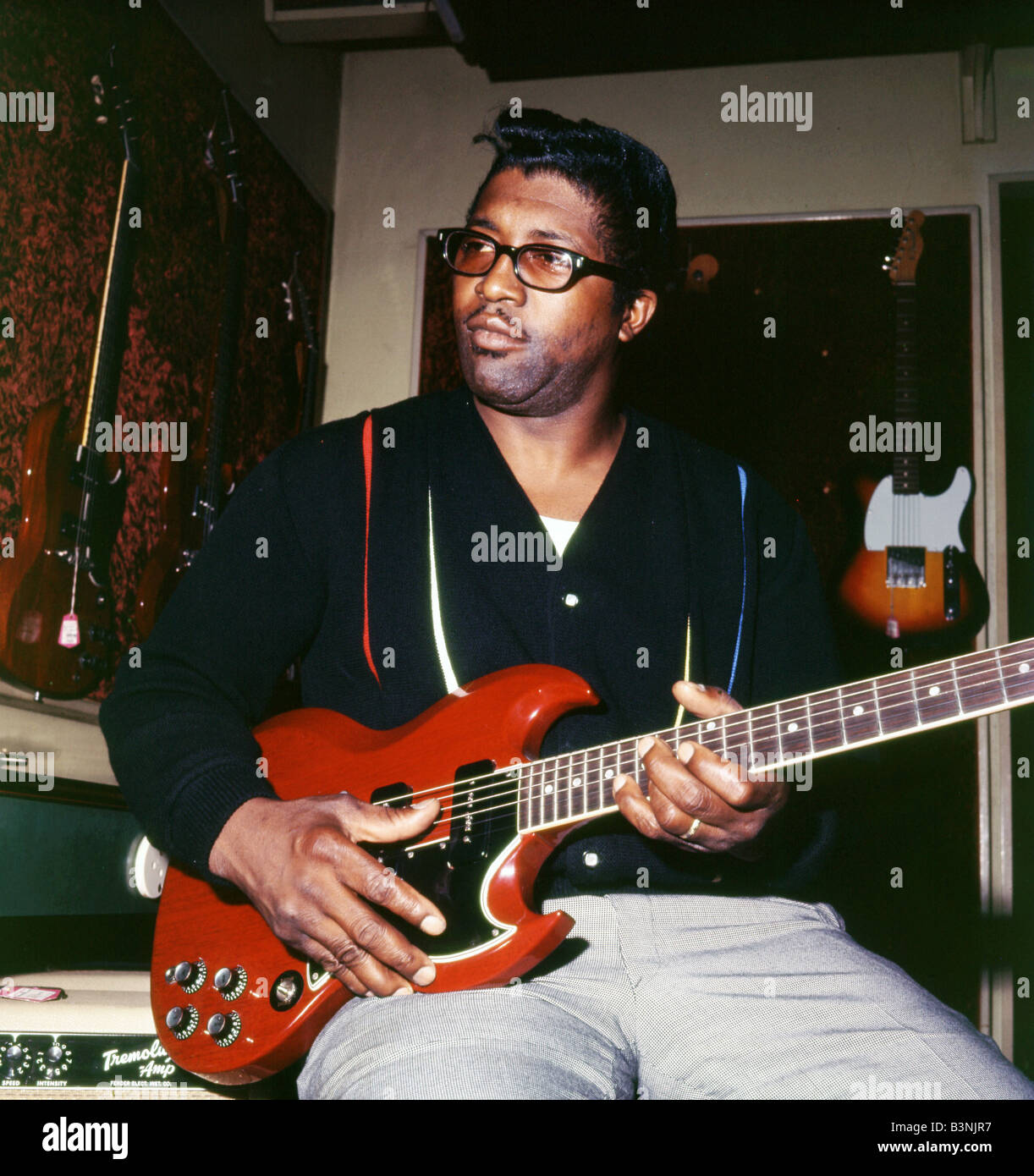 BO DIDDLEY US musician at a London music store in September 1965 Stock ...