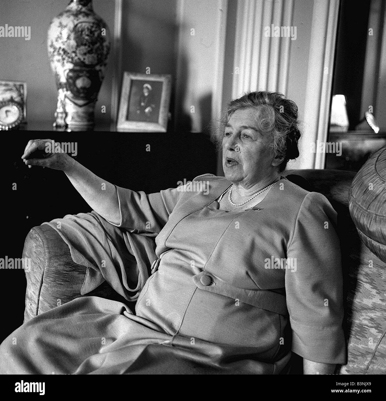Mrs mirabel may 1964 pictures hi-res stock photography and images - Alamy