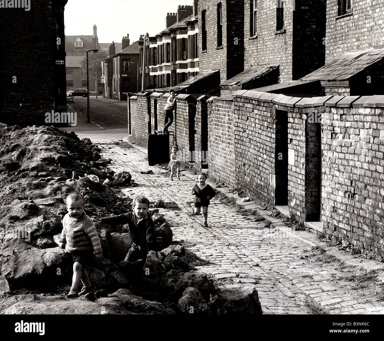1960s manchester slum children hi-res stock photography and images - Alamy