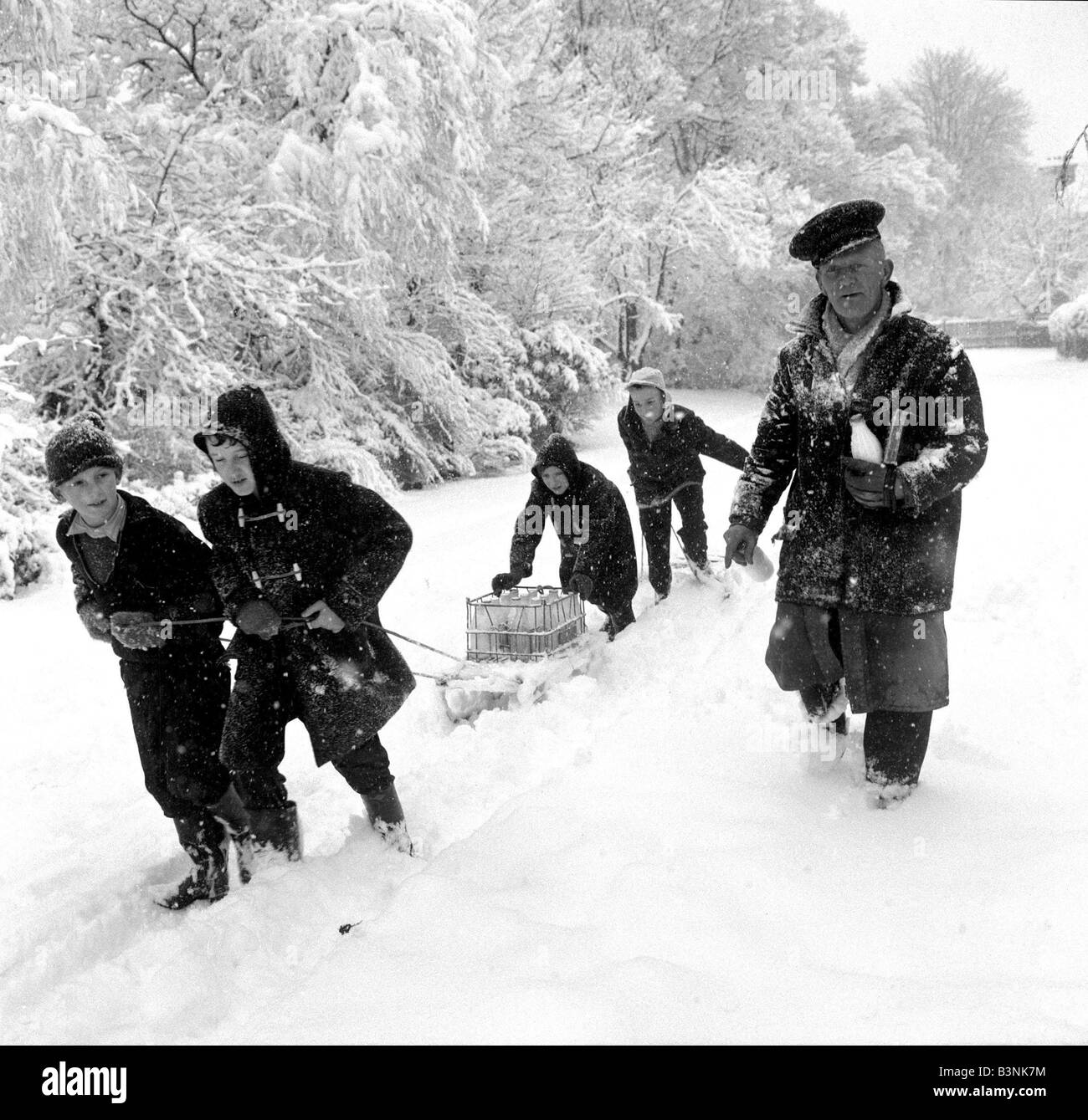 Milkman delivering milk hi-res stock photography and images - Alamy
