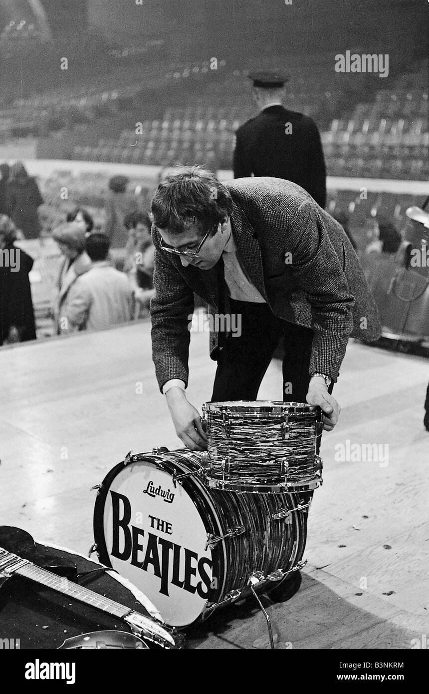 Beatles concert 1964 america hi-res stock photography and images - Alamy