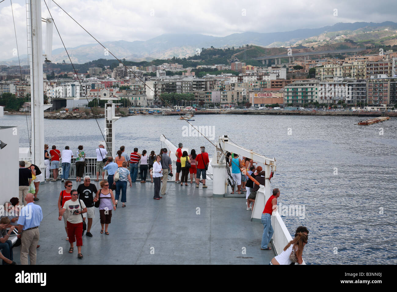 Insular range hi-res stock photography and images - Alamy