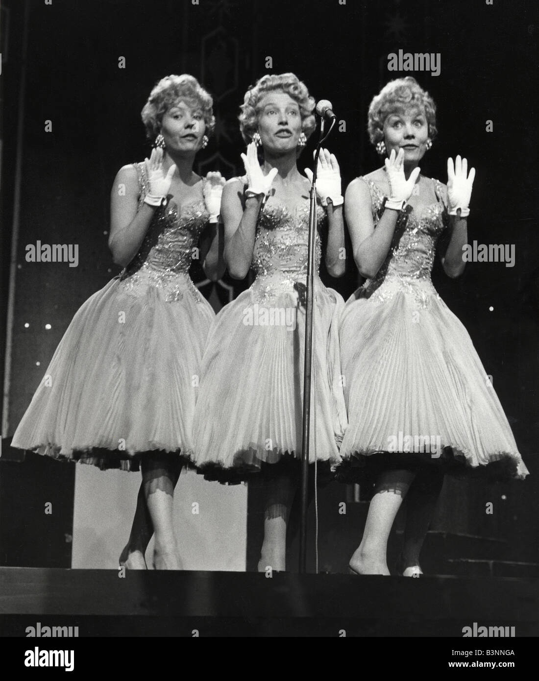 BEVERLEY SISTERS UK pop trio in 1957 on TV's Saturday Night At The ...