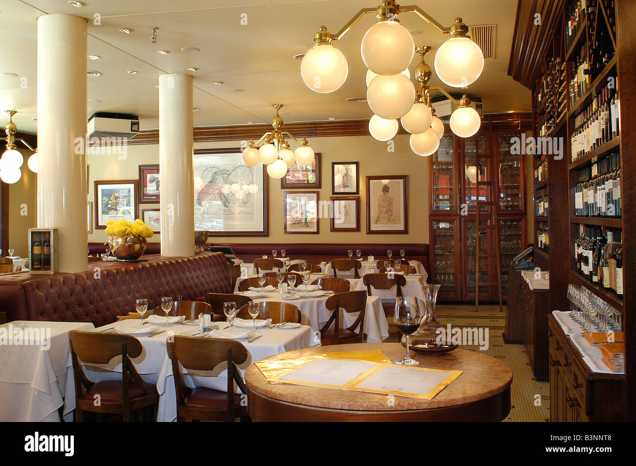 The famous traditional high class restaurant Oviedo in Buenos Aires ...