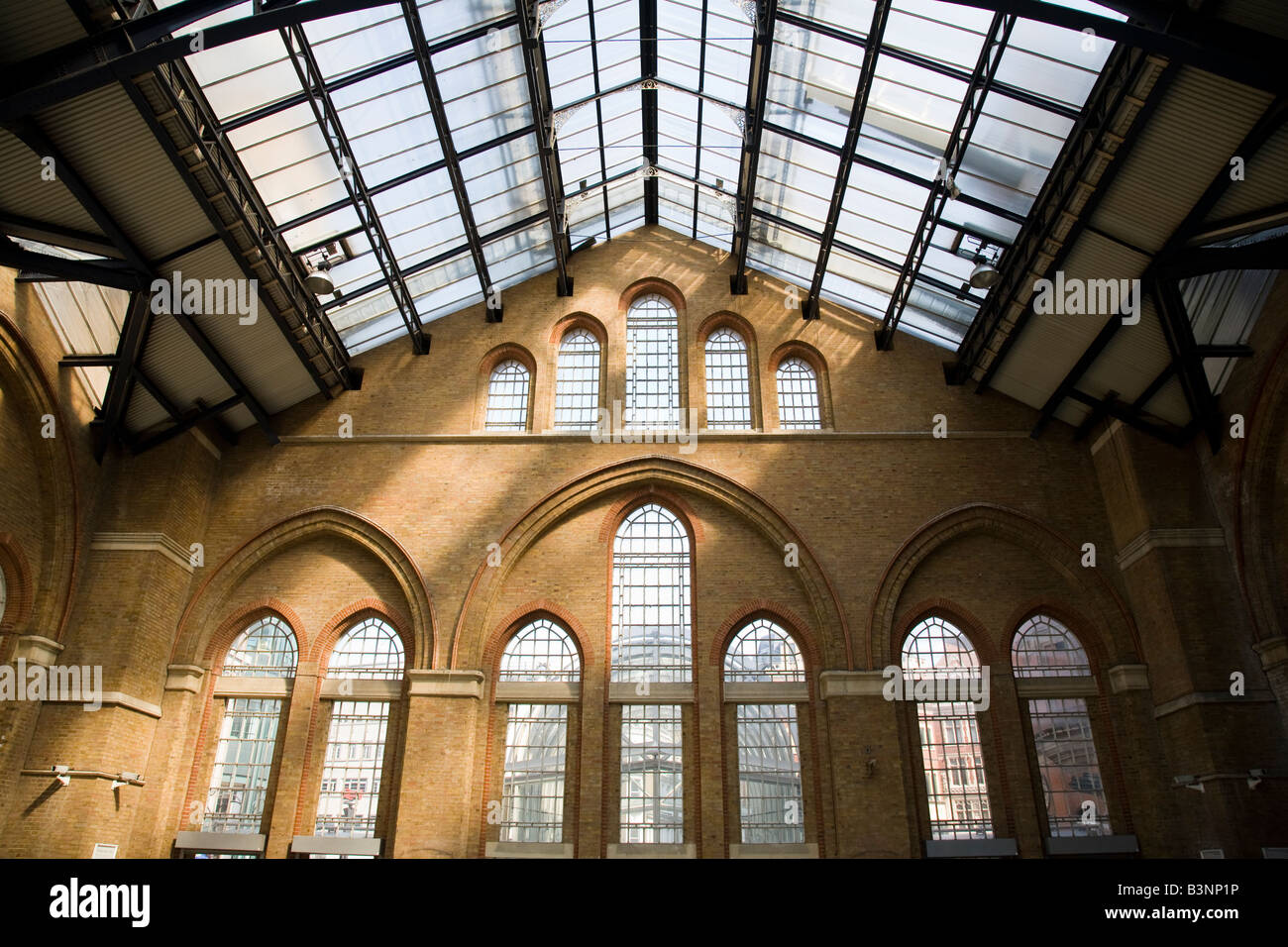 Detail of the roof construction and end wall design of Liverpool Street ...