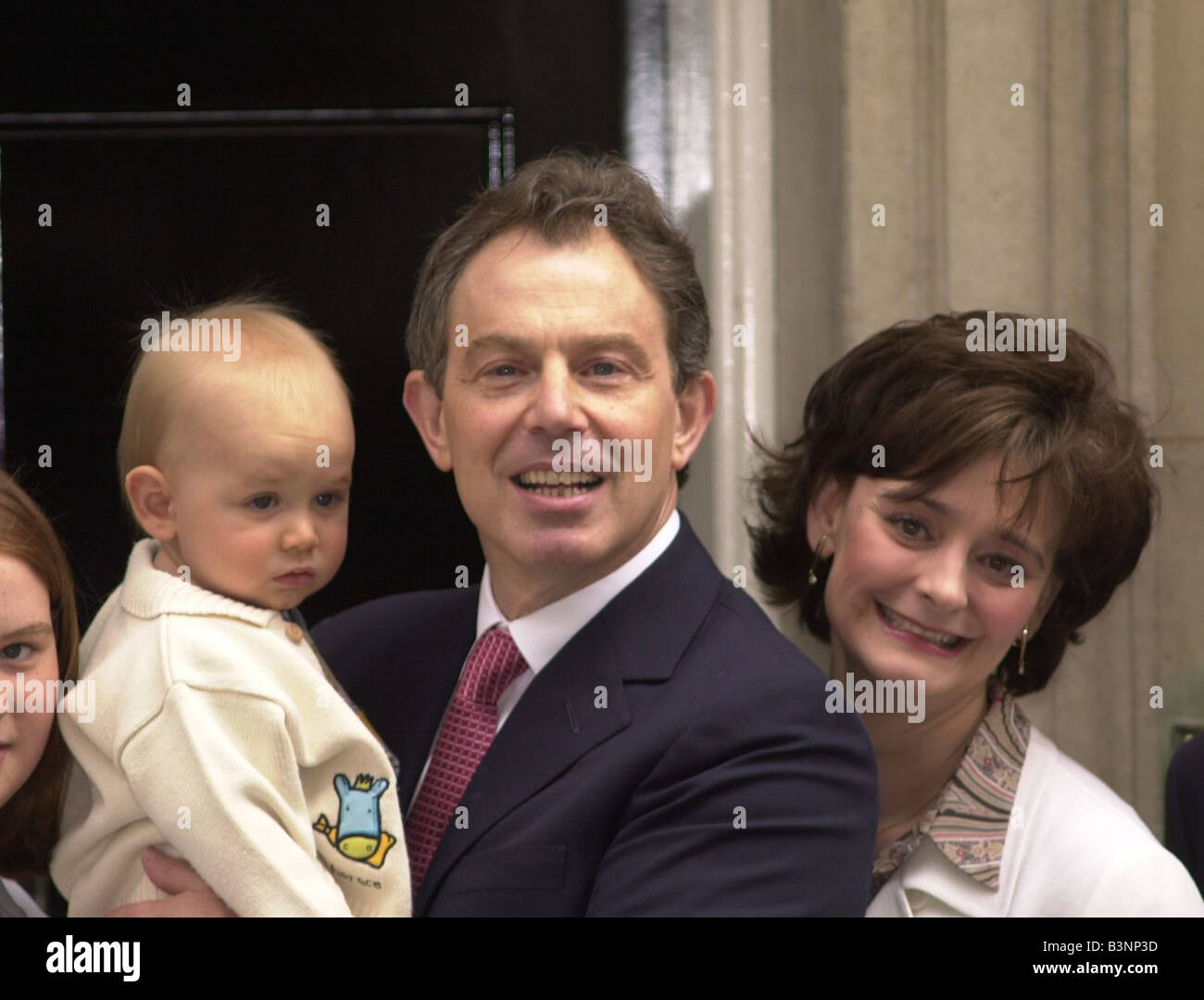 Prime minister tony blair outside 10 downing street hi-res stock ...