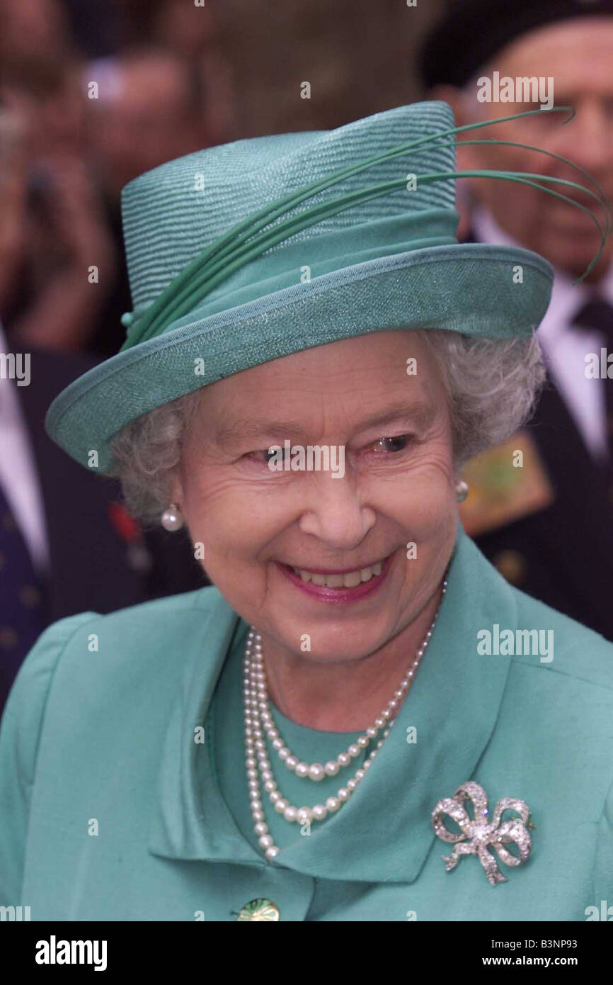 Queen elizabeth golden jubilee june hi-res stock photography and images ...