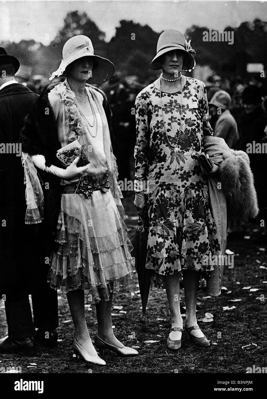 Hat fashion women 1928 hi-res stock photography and images - Alamy