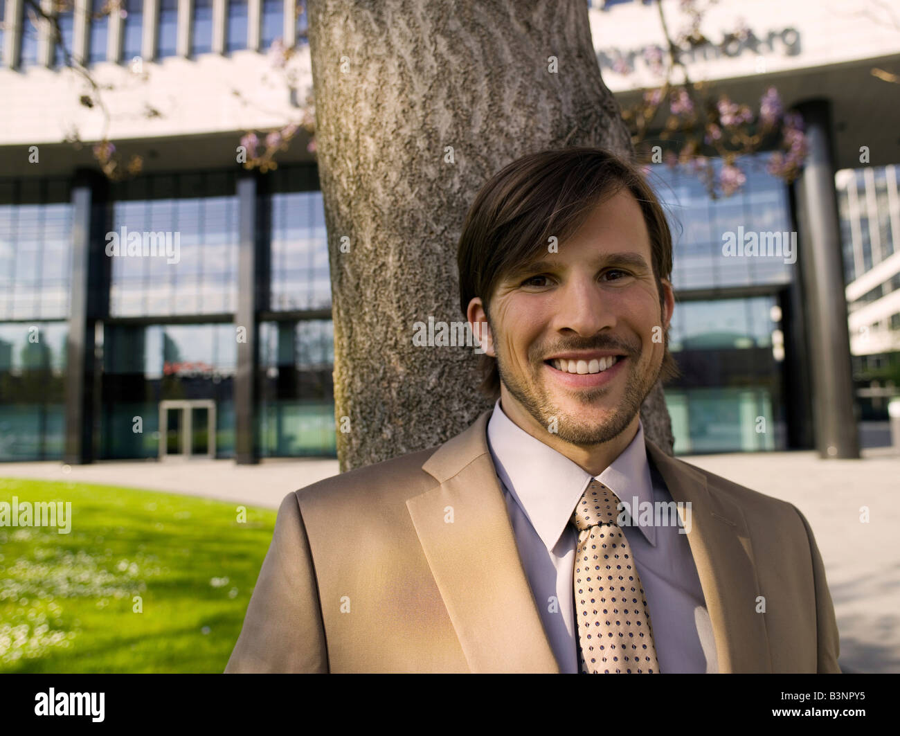 Germany, Baden-Württemberg, Stuttgart, Businessman smiling, portrait ...
