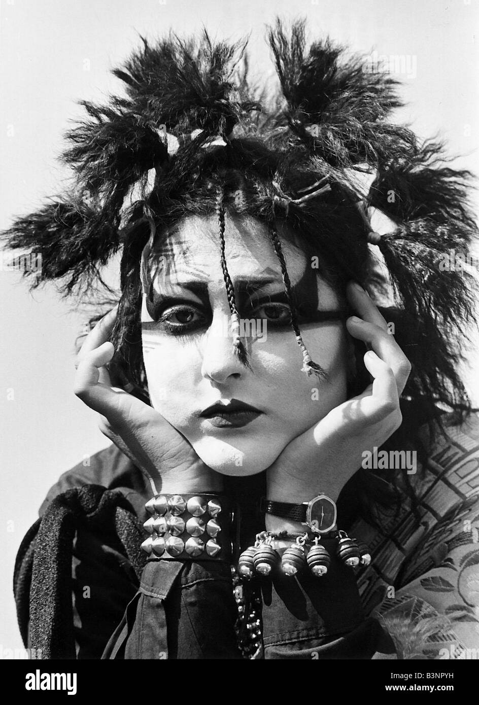 Maria Perez April 1981 16 year old punk rocker girl with tufted hair ...