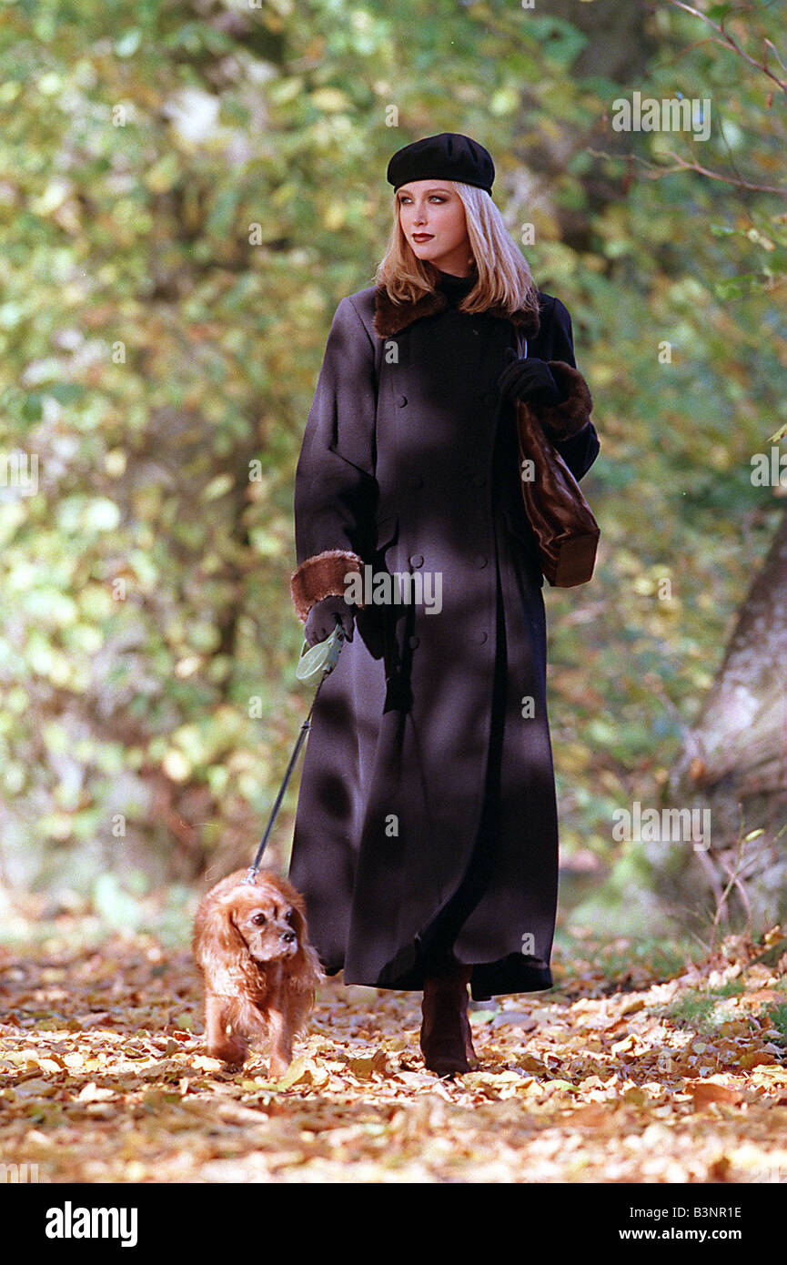 Fashion models in fur coats hi-res stock photography and images - Alamy