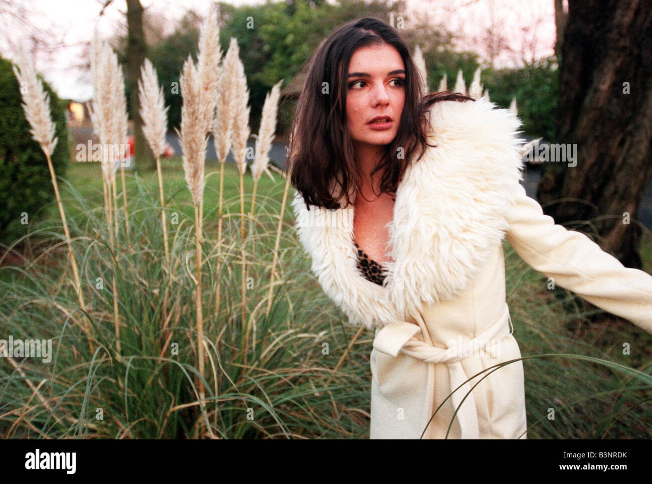 Cavewoman hi-res stock photography and images - Alamy